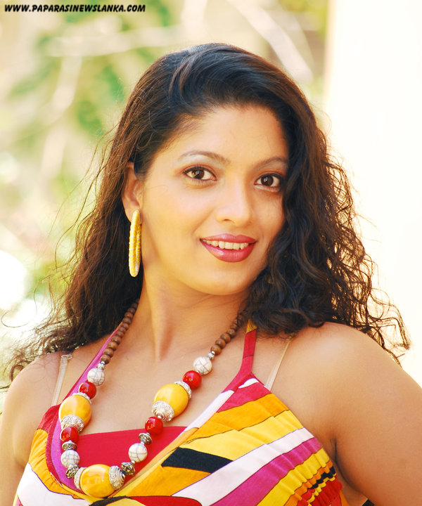 Gossip Lanka Gallery: Thanuja Dilhani