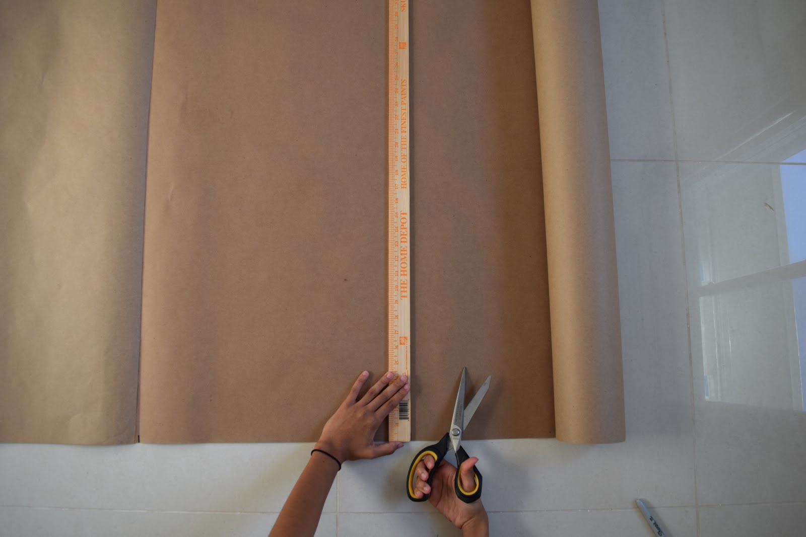 THE GUIDE GIRL: DIY GIANT PAPER BAG + STYLING TIPS