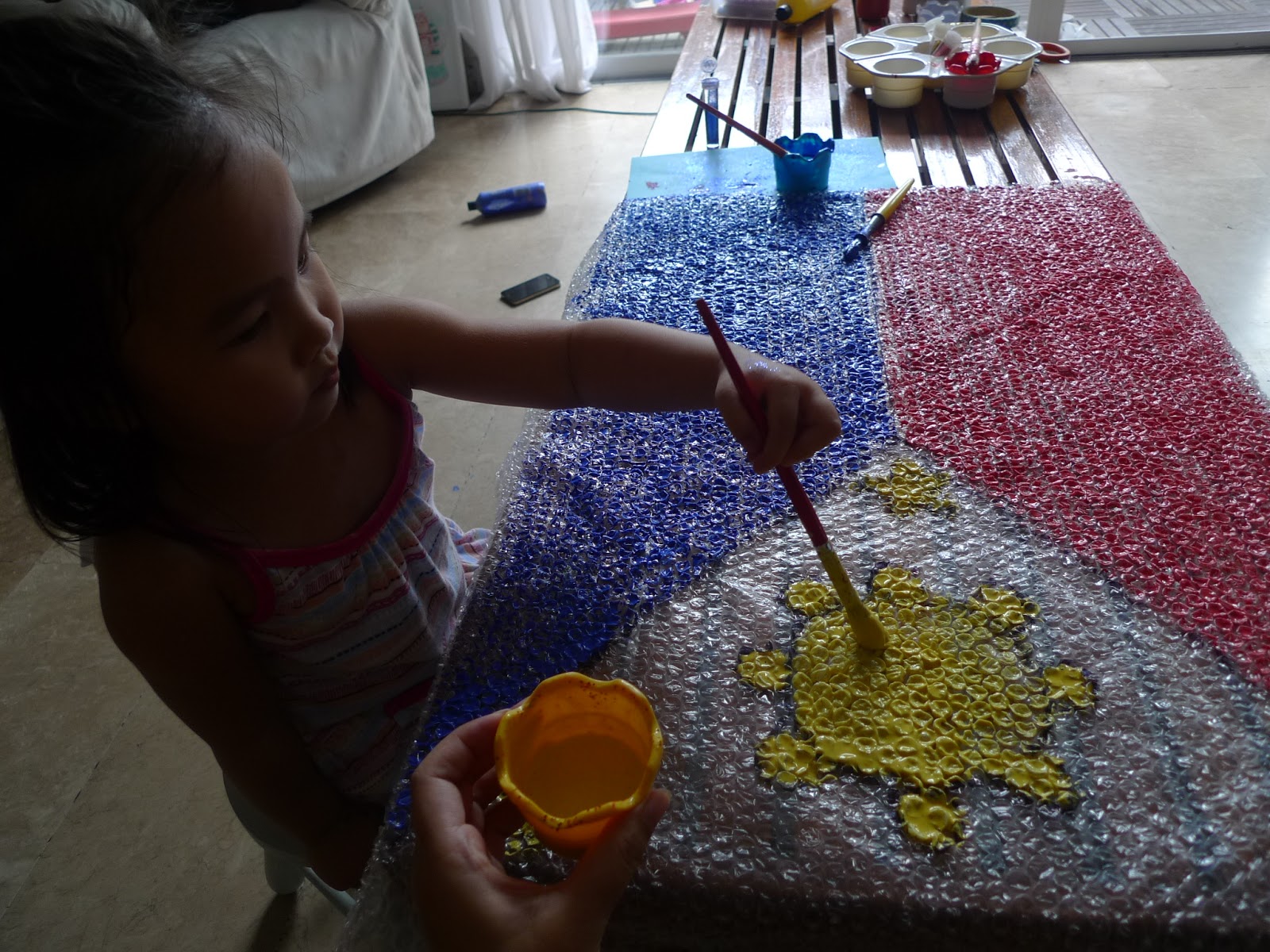 DIY Corporate Mom: Holiday Play: Bubble Wrap Flag