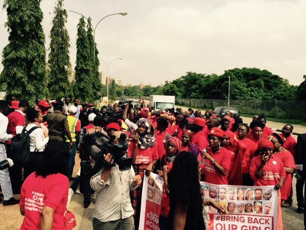 Photos: BBOG group march to presidency to see Buhari