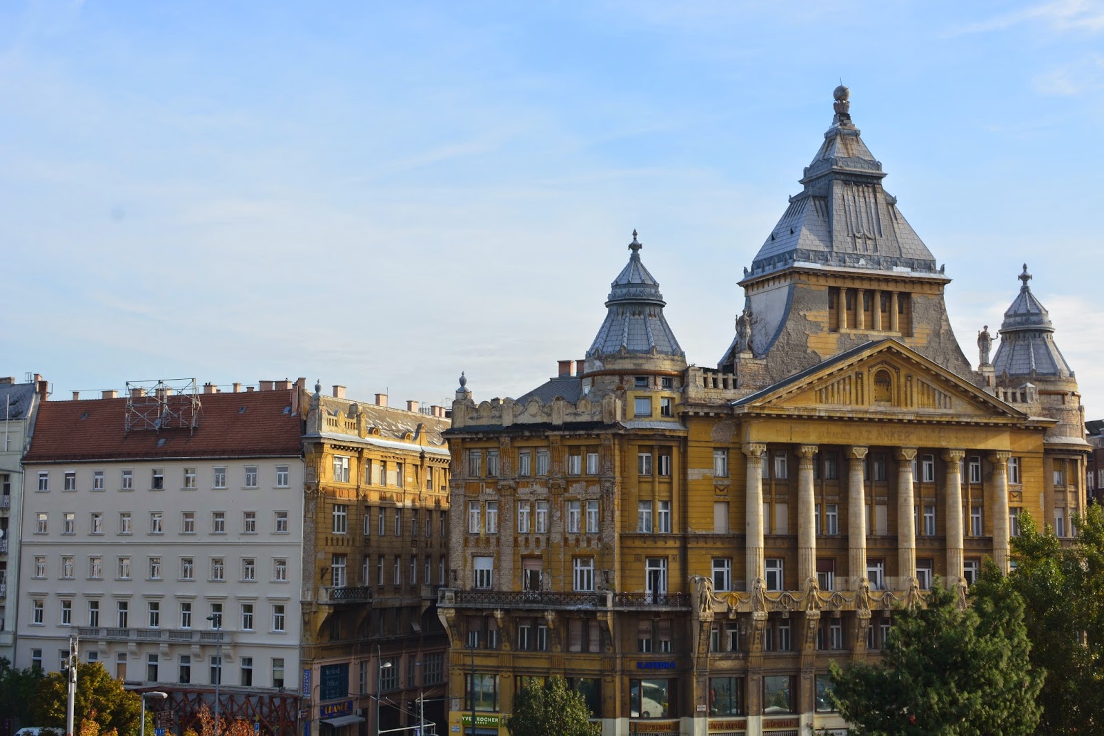 Hotel Review: Le Meridien Budapest [Now Ritz-Carlton Budapest].