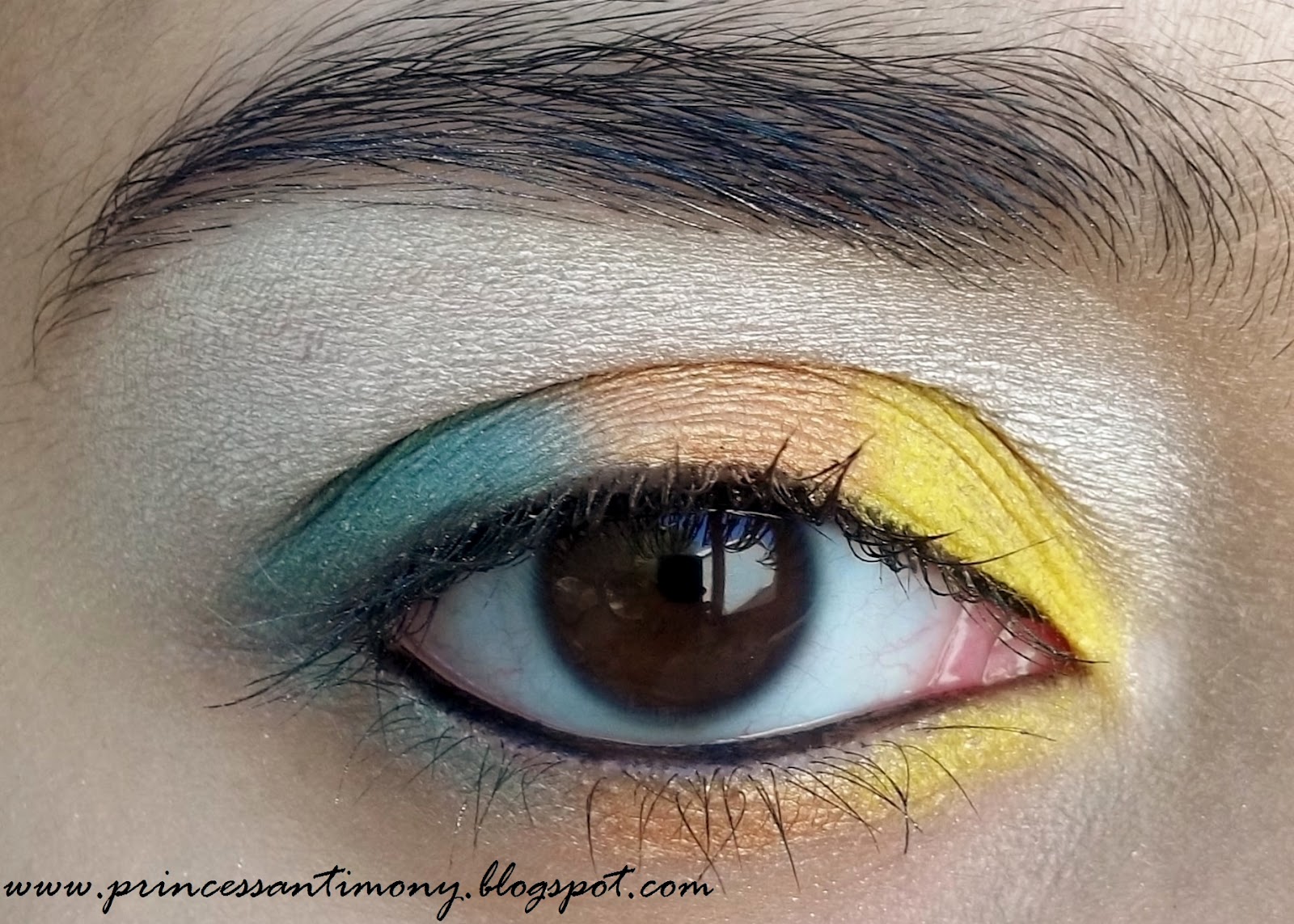 Princess Antimony's Makeup Castle: August 2012