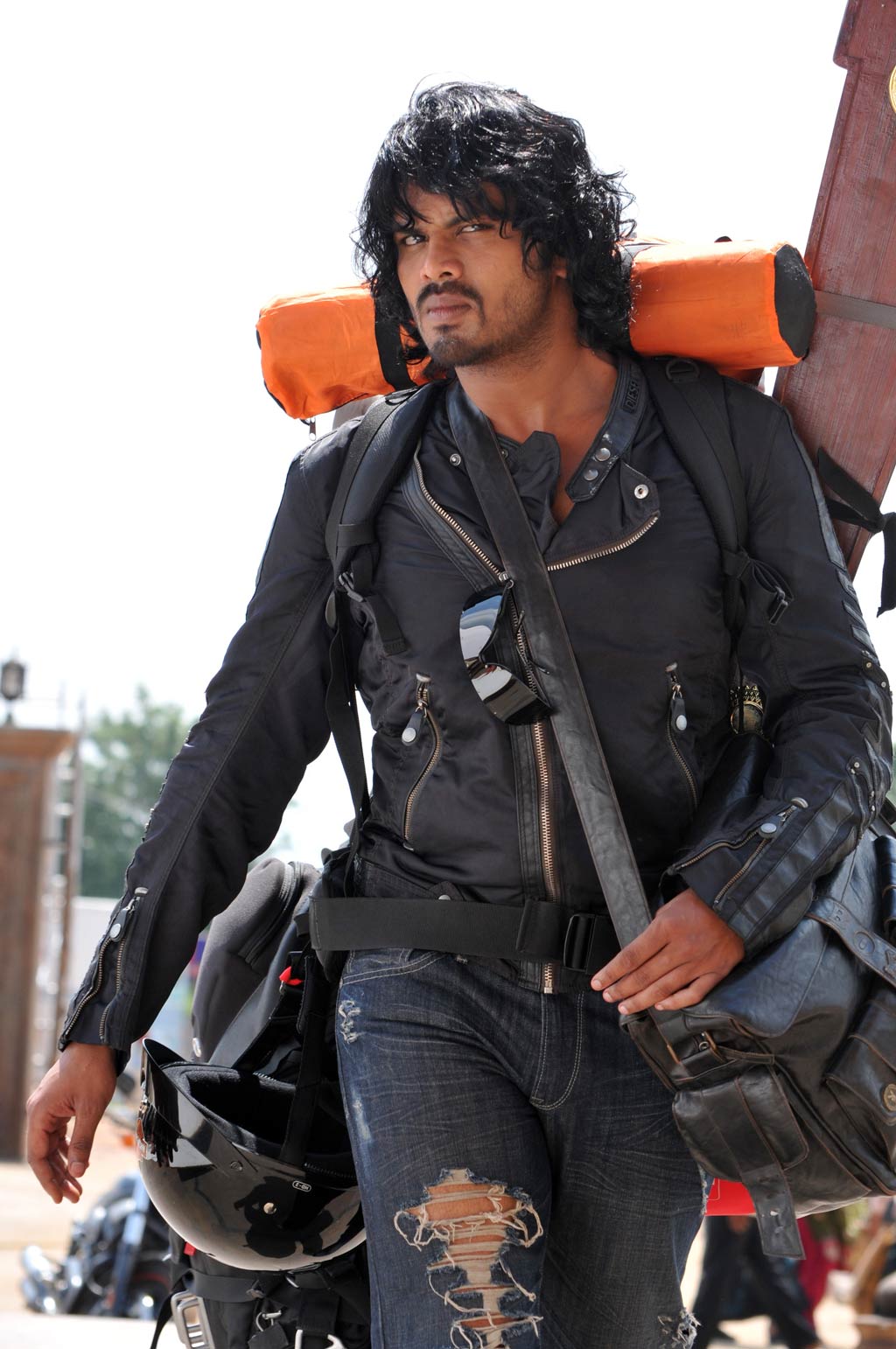 Varuvan Thalaivan Movie Stills - Wallwoods