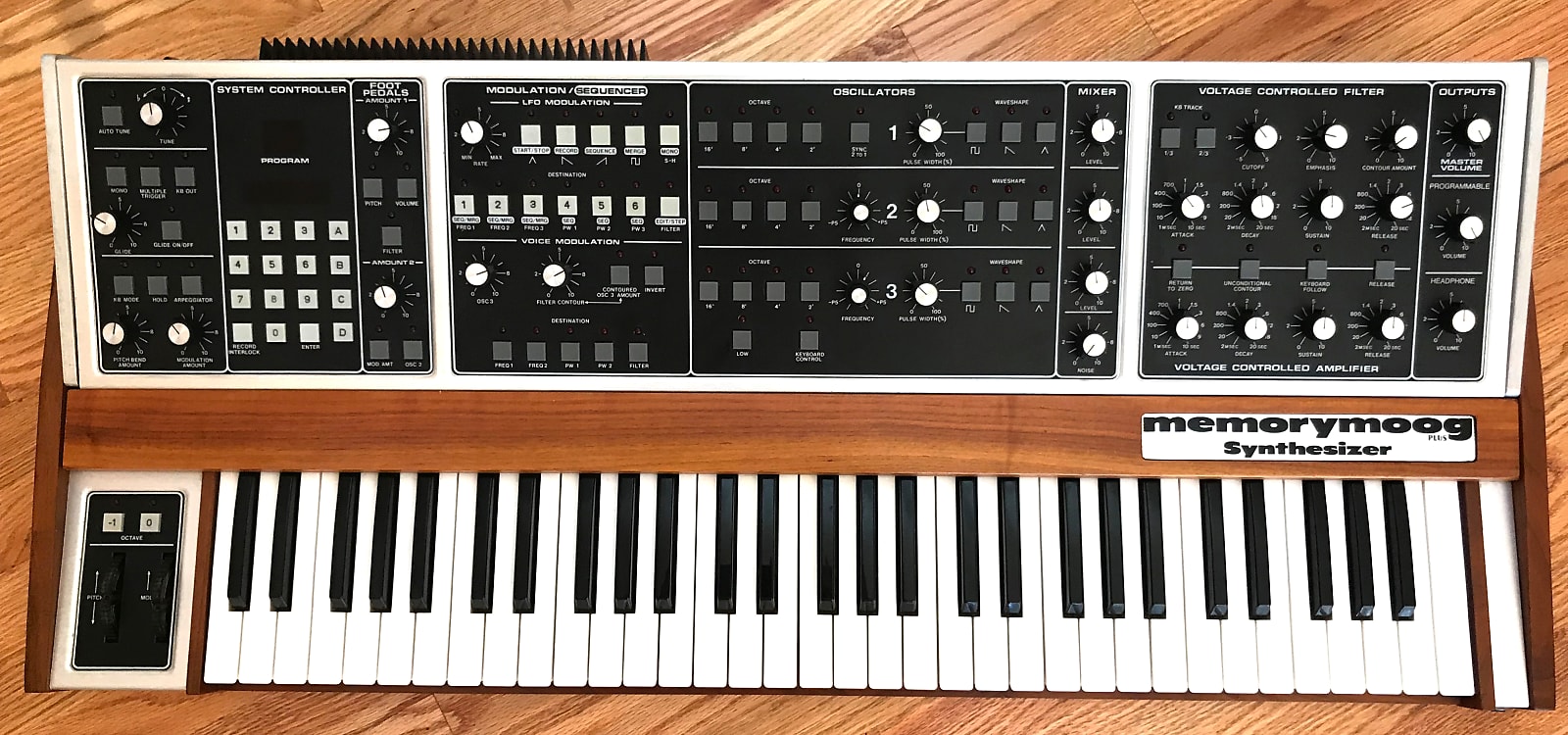 MATRIXSYNTH: Moog Memorymoog Plus with dbm MIDI and Sequencer OS ...