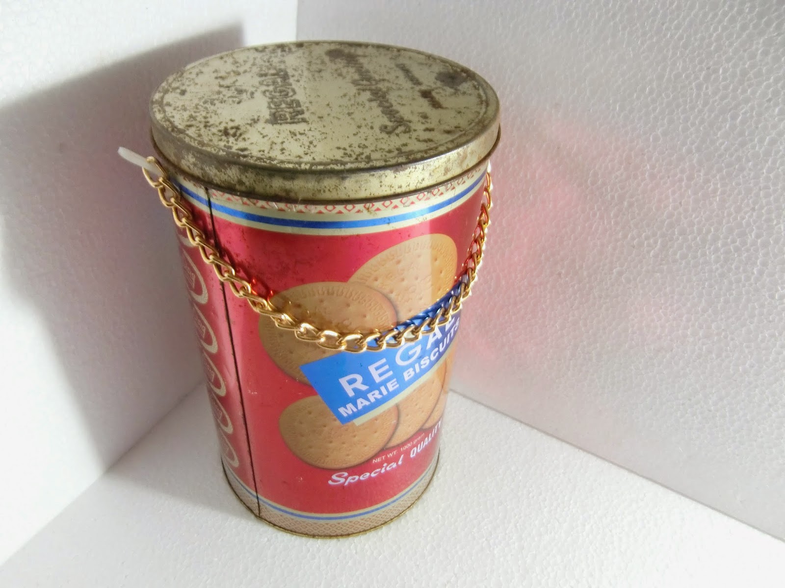 CILEGON ANTIK: Kaleng Biscuit Berantai : REGAL Marie BiscuitSe