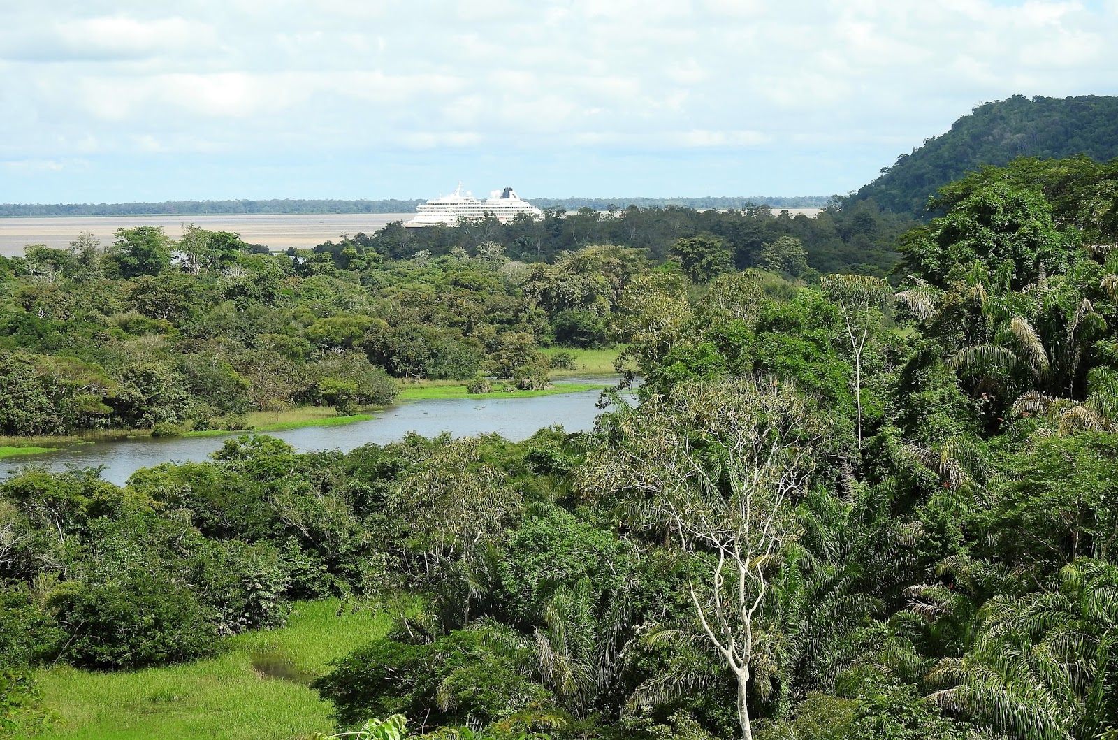 My Travel Blog: A day in an Amazon River village...