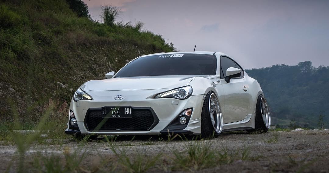 Modifikasi Mobil Ceper Toyota 86 Velg Work Wheels Meister S1 3P Owner ...