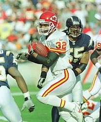 Today in Pro Football History: 1993: Marcus Allen Signs with Chiefs