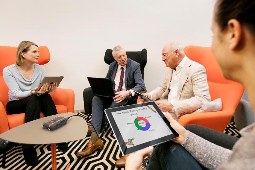 Crowdbeamer: Start Presenting On The Go