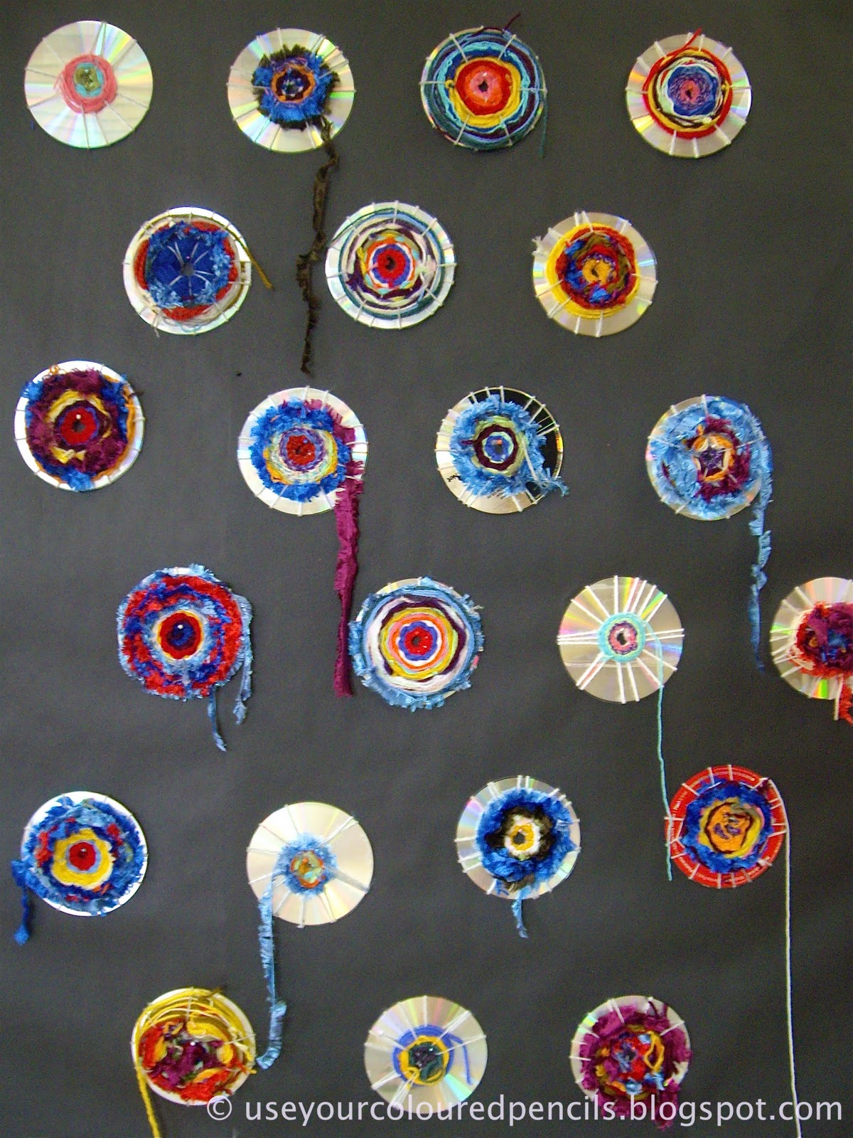 Use Your Coloured Pencils: Weaving on CDs