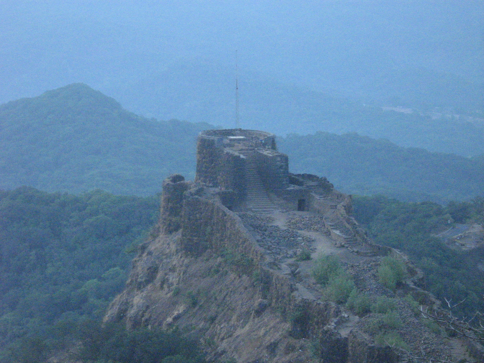 Famous Trekking Spots In Maharashtra: PRATAPGAD FORT