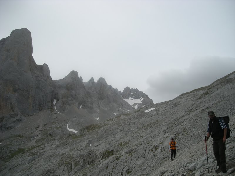 Camudando'l camín: Vega Urriellu (Cabrales) - Cresta'l Rasu