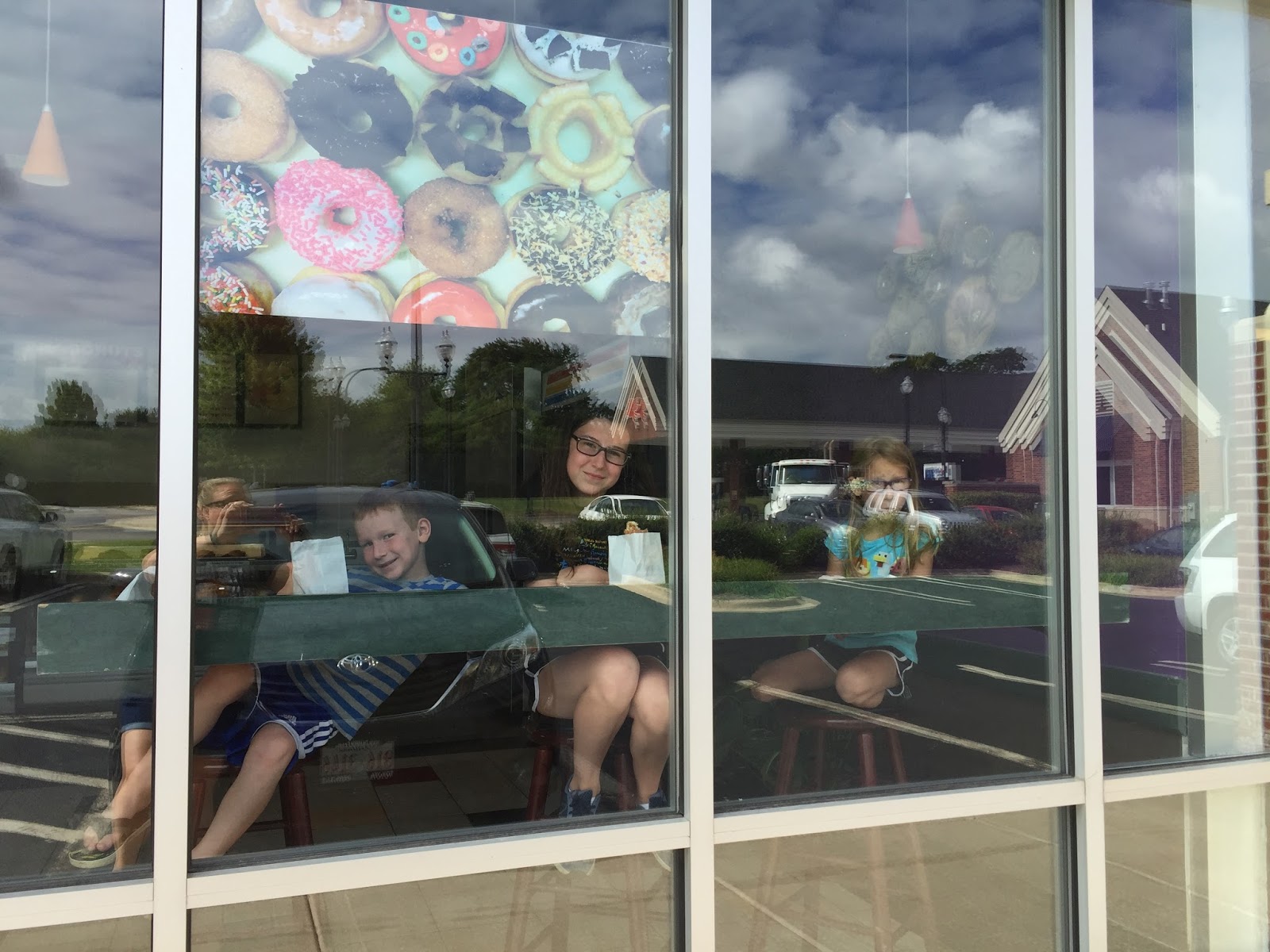 The Great Chicagoland Donut Hunt: Fresh Donuts - Geneva, IL