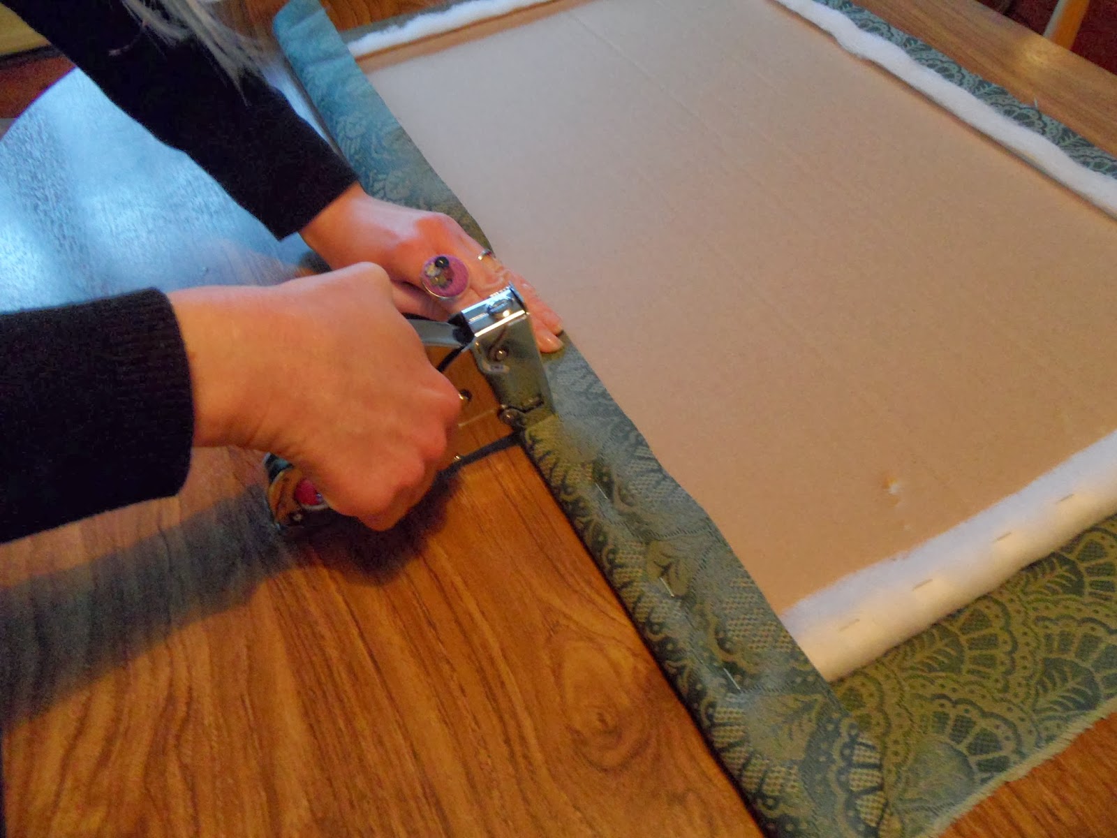 Louise Dawson Design: How to... Make a D.I.Y Fabric Pin Board