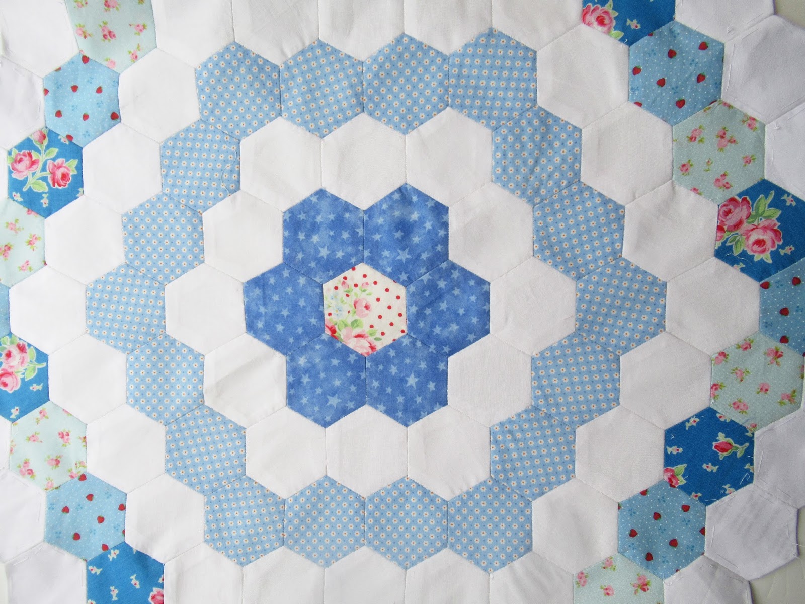 Helen Philipps: Hexagon Flowers