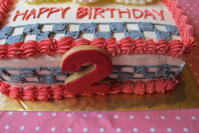 Tortelicious: Lightning McQueen Cake & Number 7 Cupcakes