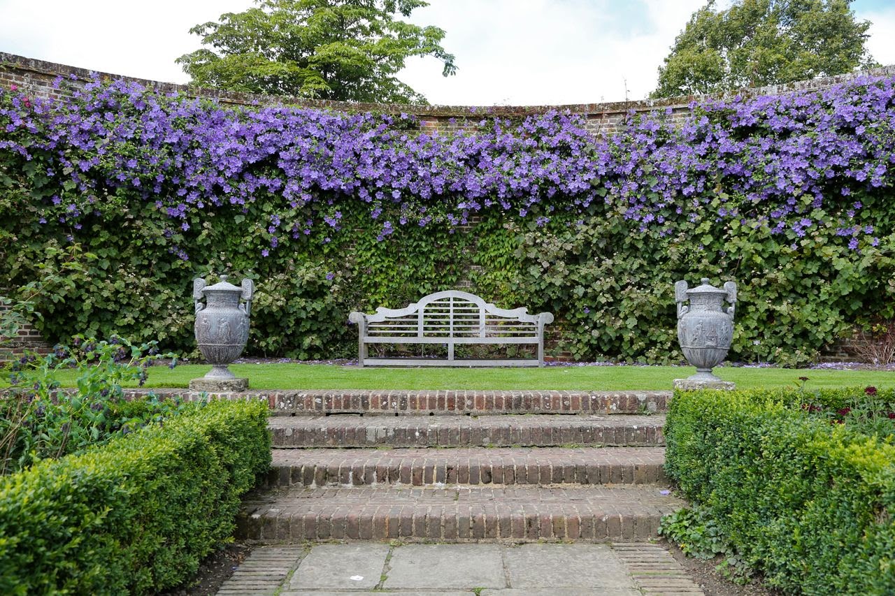 dream gardens: Sissinghurst Castle Gardens Part 2 - The Rose Garden