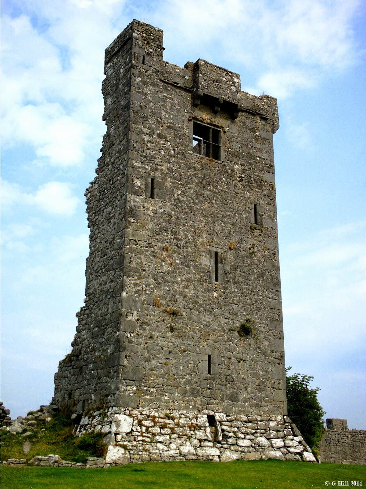 Ireland In Ruins: Muckinish Castle Co Clare