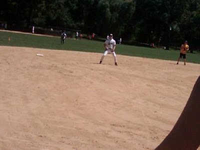 DIA DIA CON LOS JONAS: Kevin y Nick Jonas Jugando Baseball Wicket's ...