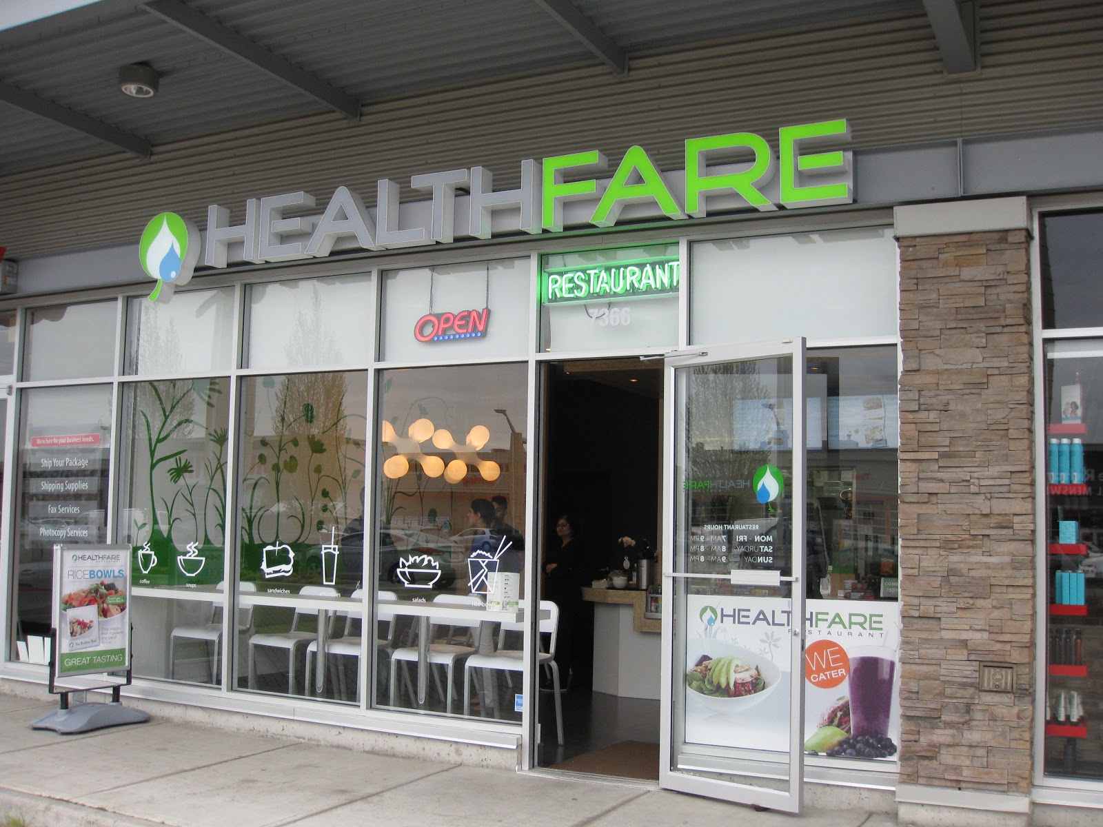 Playing With My Food!: HealthFare Restaurant Review