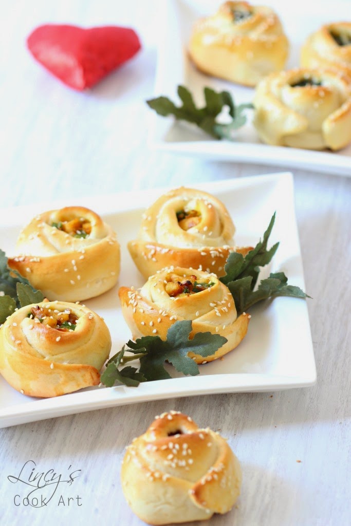 Rose Rolls ~ Lincy's Cook Art