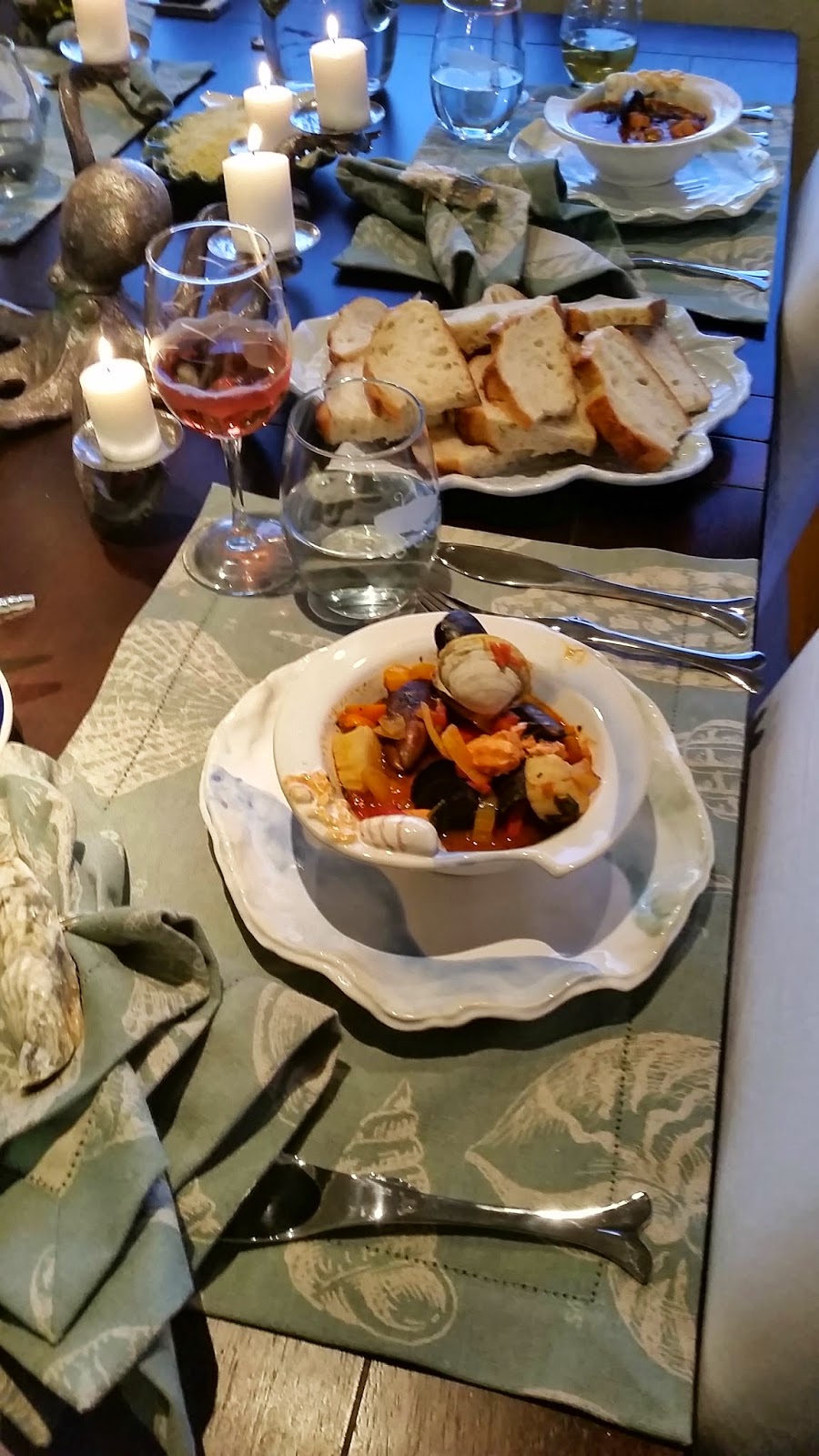 Everything Coastal: Dinner Party at the Beach