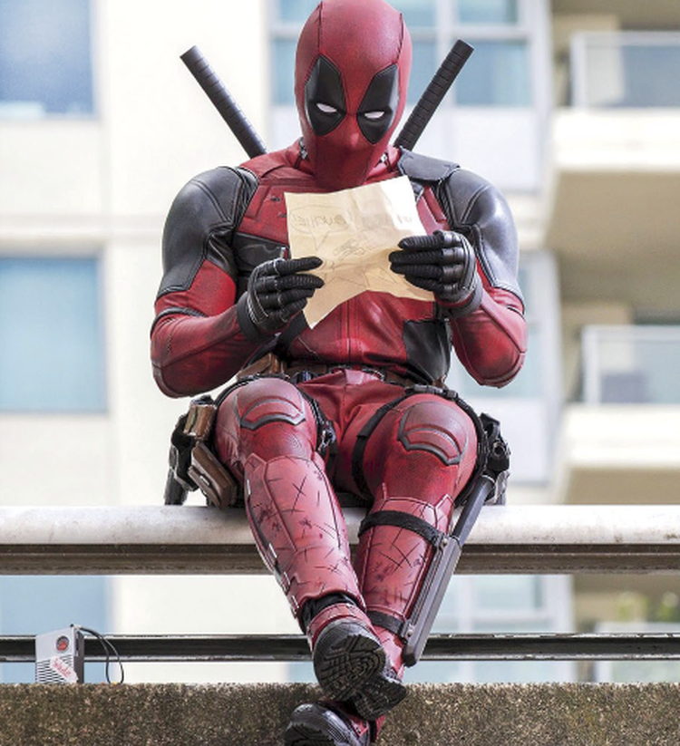 Deadpool – Nova imagem oficial mostra o anti-herói com sua parceira de ...