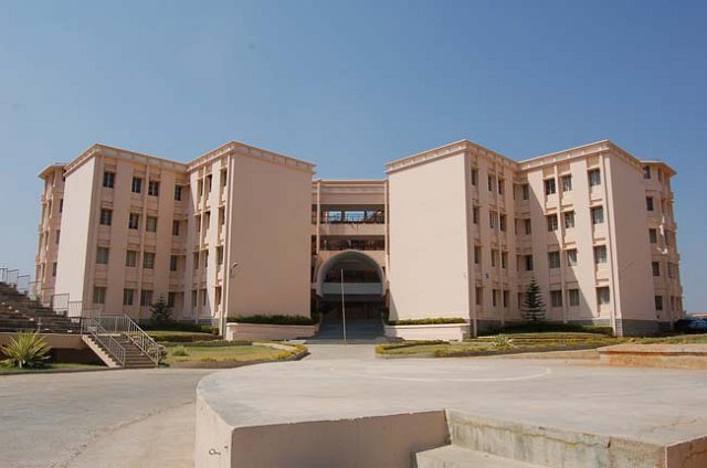 GOKARAJU RANGARAJU INSTITUTE OF ENGG & TECHNOLOGY Bachupally ...
