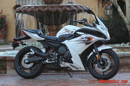 new motorcycles: Yamaha FZ6R
