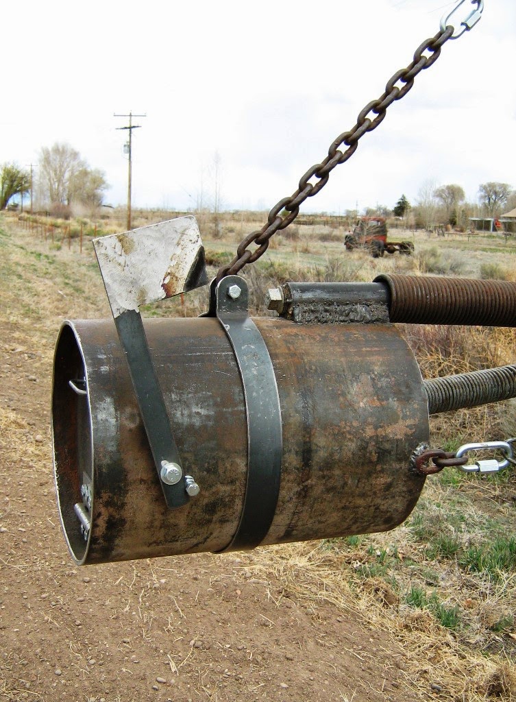 Kindred Style: Funky Junk Mailbox