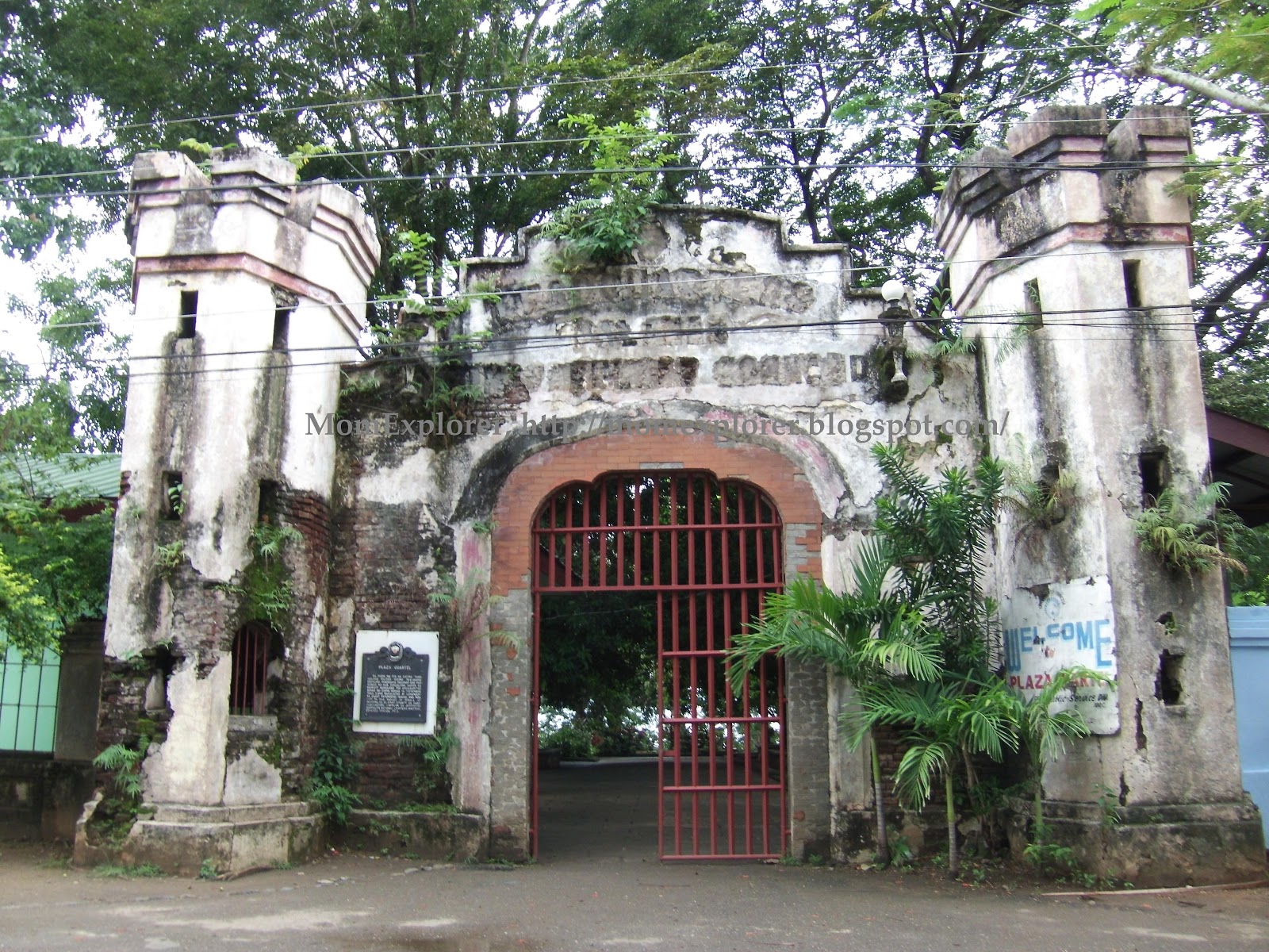 Puerto Princesa City Tour Part 2: Plaza Cuartel | MomExplorer