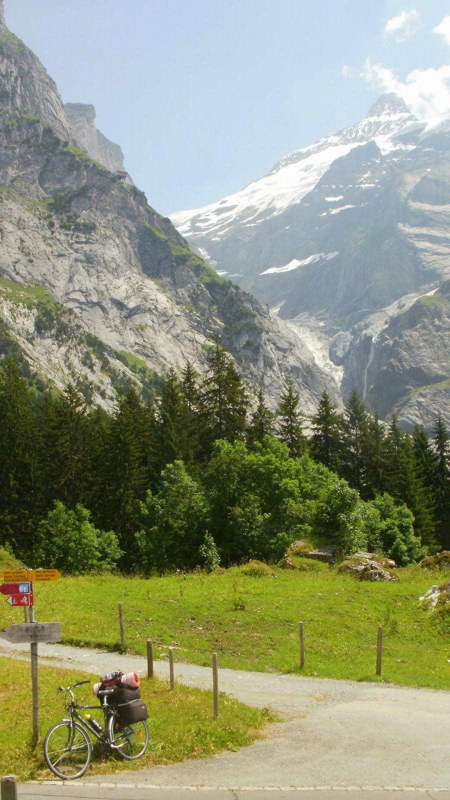 EXCURSII CU BICICLETA: Elvetia