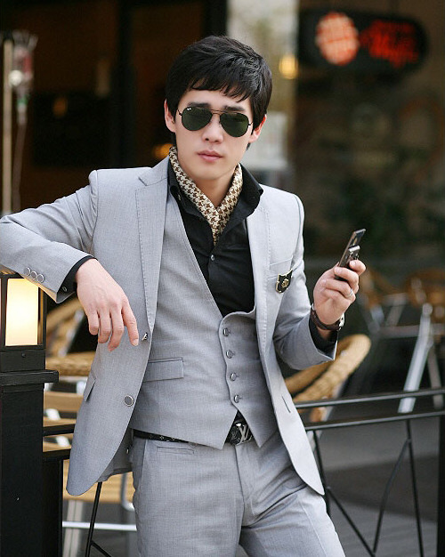 Trend-Setter: Men's Formal Business Wear..