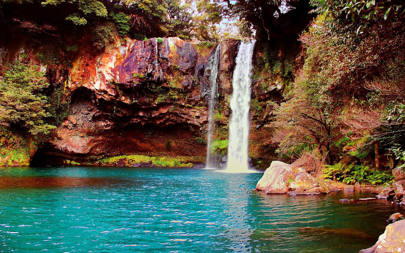 Bask In These Breathtaking Waterfalls From All Over The World. | My99Post