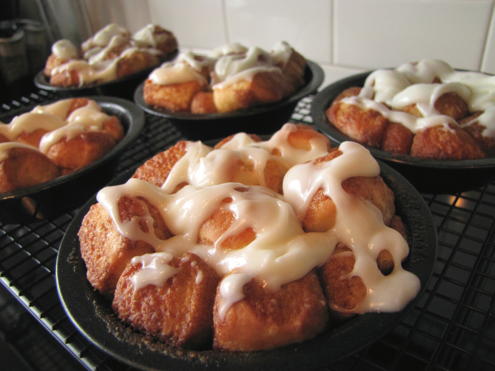 Mennonite Girls Can Cook: Cinnamelts