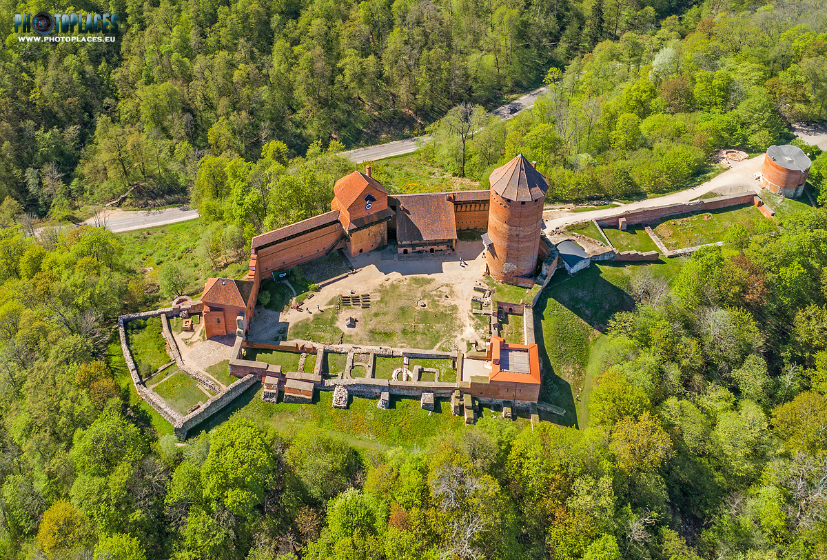 Turaida Castle - Photoplaces