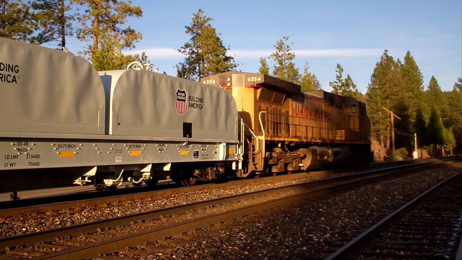 Milepost 154: A Train Blog: MP154: UP 6471 West, a short train with ...