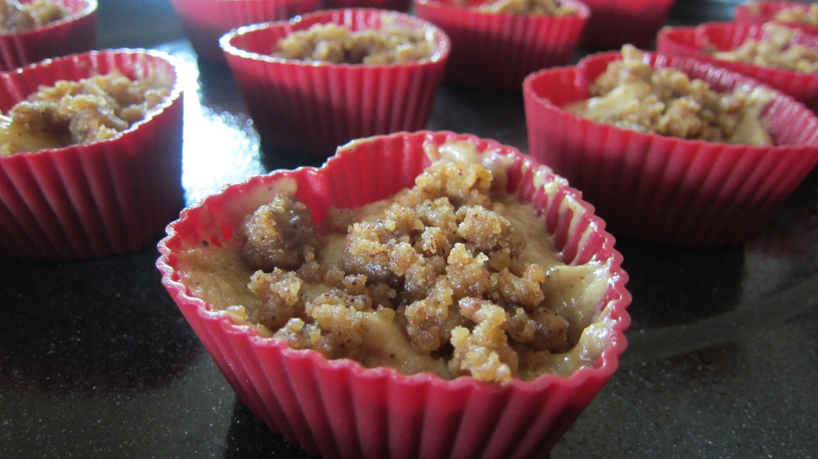 Mary's Kitchen Diaries: Apple Cinnamon Crumble Muffins