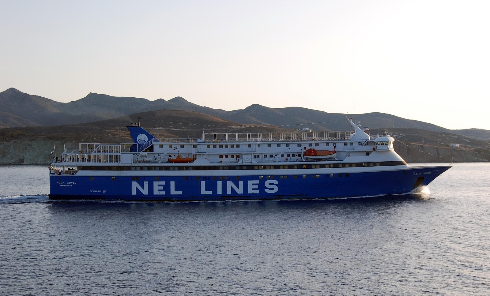 Dailypress24: ΜΗΧΑΝΙΚΗ ΒΛΑΒΗ ΤΟΥ Ε/Γ-Ο/Γ AQUA JEWEL ΣΤΗ ΜΗΛΟ 28/3/2012