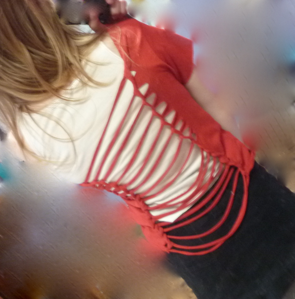 k-s-fashion-and-beauty-fix-diy-t-shirt-cutting-woven-back