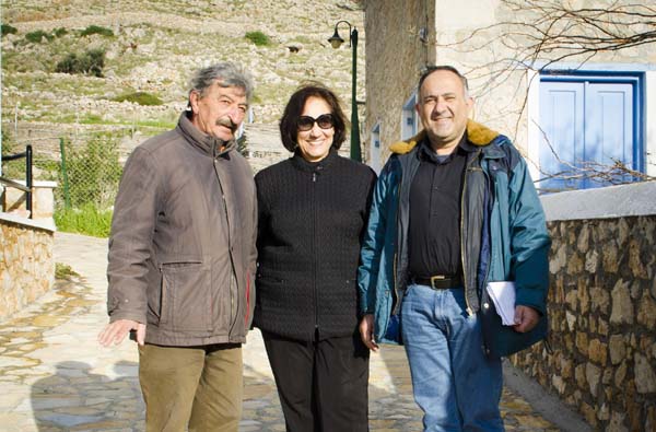 ΥΔΡΑ: ΕΠΙΣΚΕΨΗ ΣΤΗ ΧΑΛΚΗ