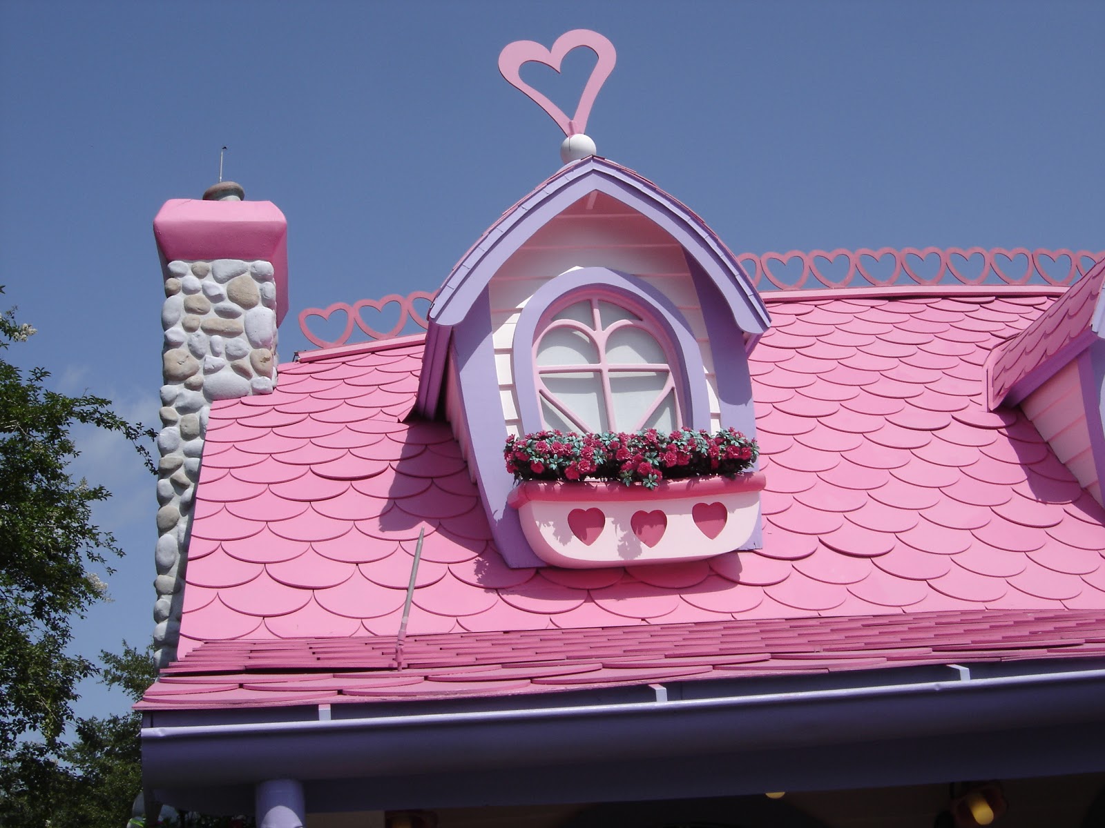 Disney Vacation Kingdom: Minnie's House Exterior