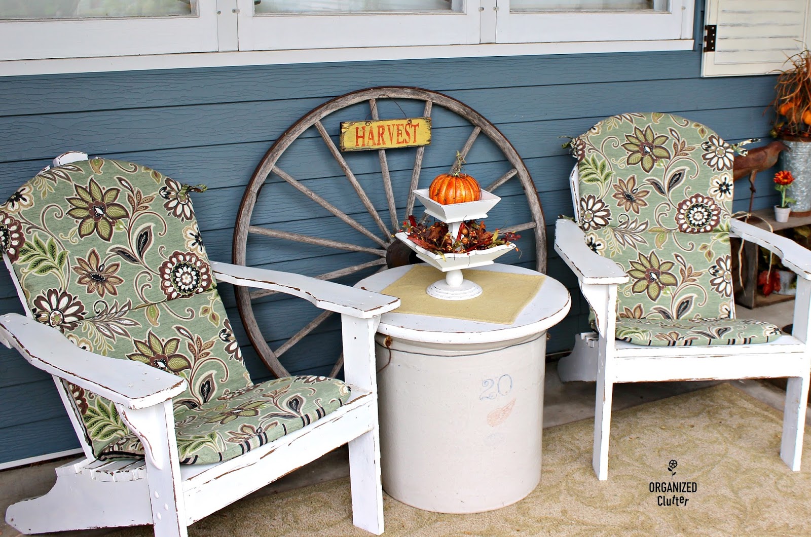 2017 Rustic Fall Covered Patio Decor - Organized Clutter