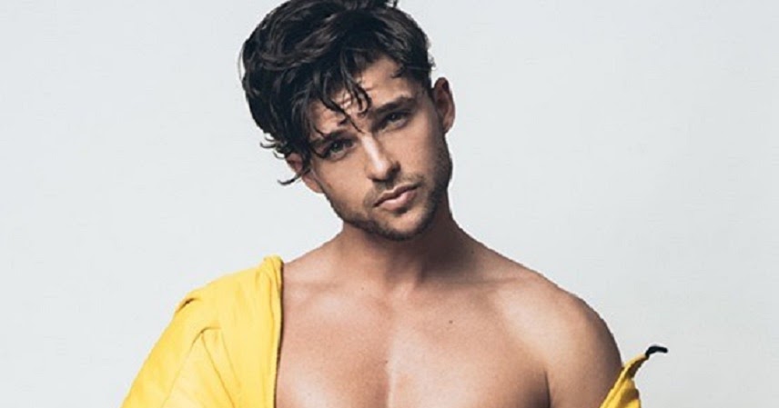 Man Central: Daniel Dexter Jr. In Underwear