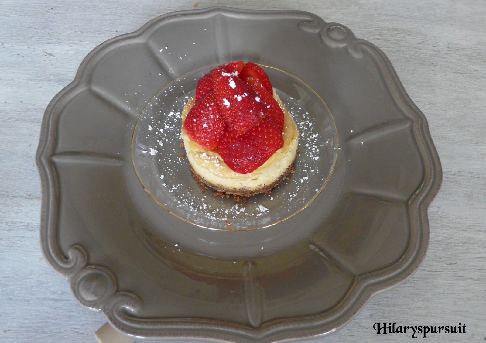 Dans la cuisine d'Hilary: Cheesecake fraise-chantilly / Stawberry and ...