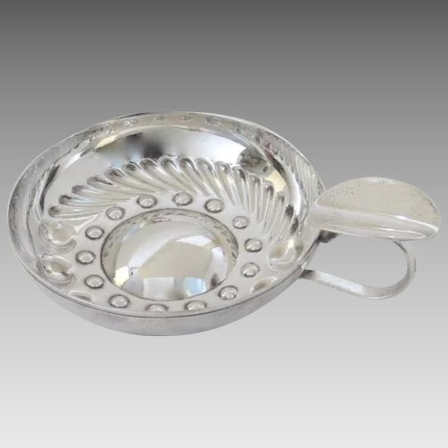 VINO On: El origen del Tastevin (catavinos)