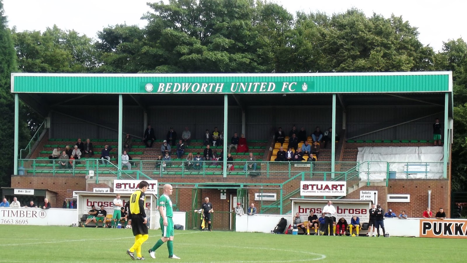 The Wycombe Wanderer: Bedworth United - The Oval