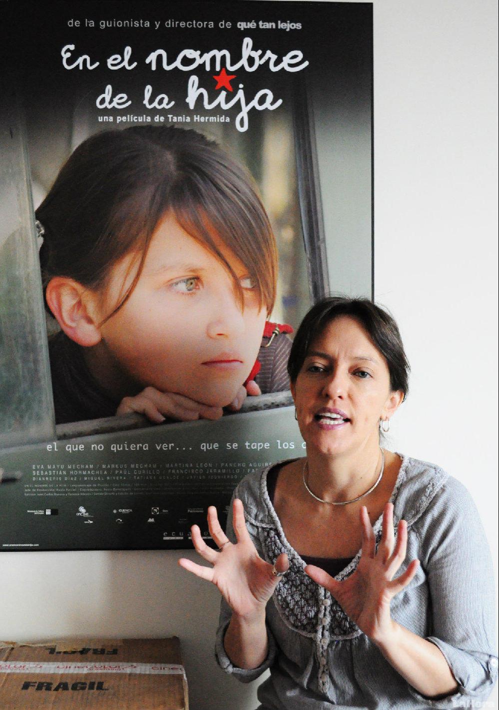 LAPALABRABIERTA: EN EL NOMBRE DE LA HIJA, UNA COMEDIA TRISTE E IRREVERENTE