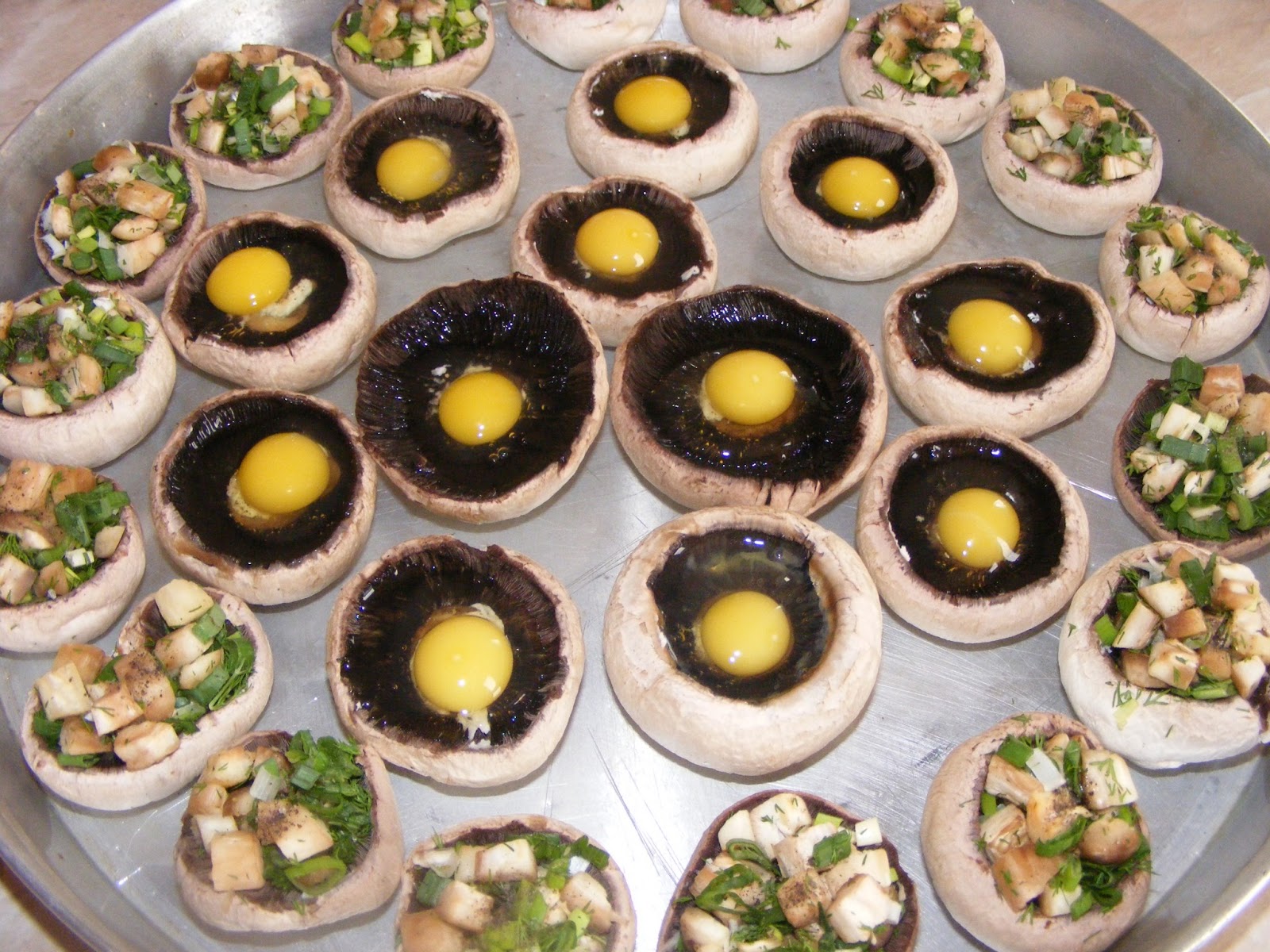 Ciuperci umplute cu oua de prepelita | Preparatedevis.ro