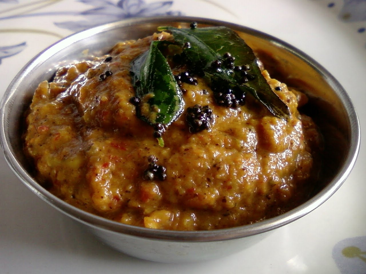 easy cooking: beerakai or ridge gourd with capcicum chutney